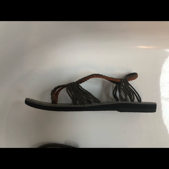 Plaka | Shoes | Plaka Flat Sandal | Poshmark